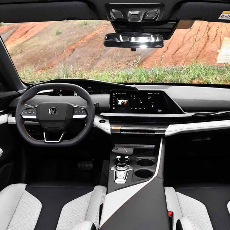 Changan UNI-V iDD | 6.5s 0–100, 1100km Range | DDong Automobile