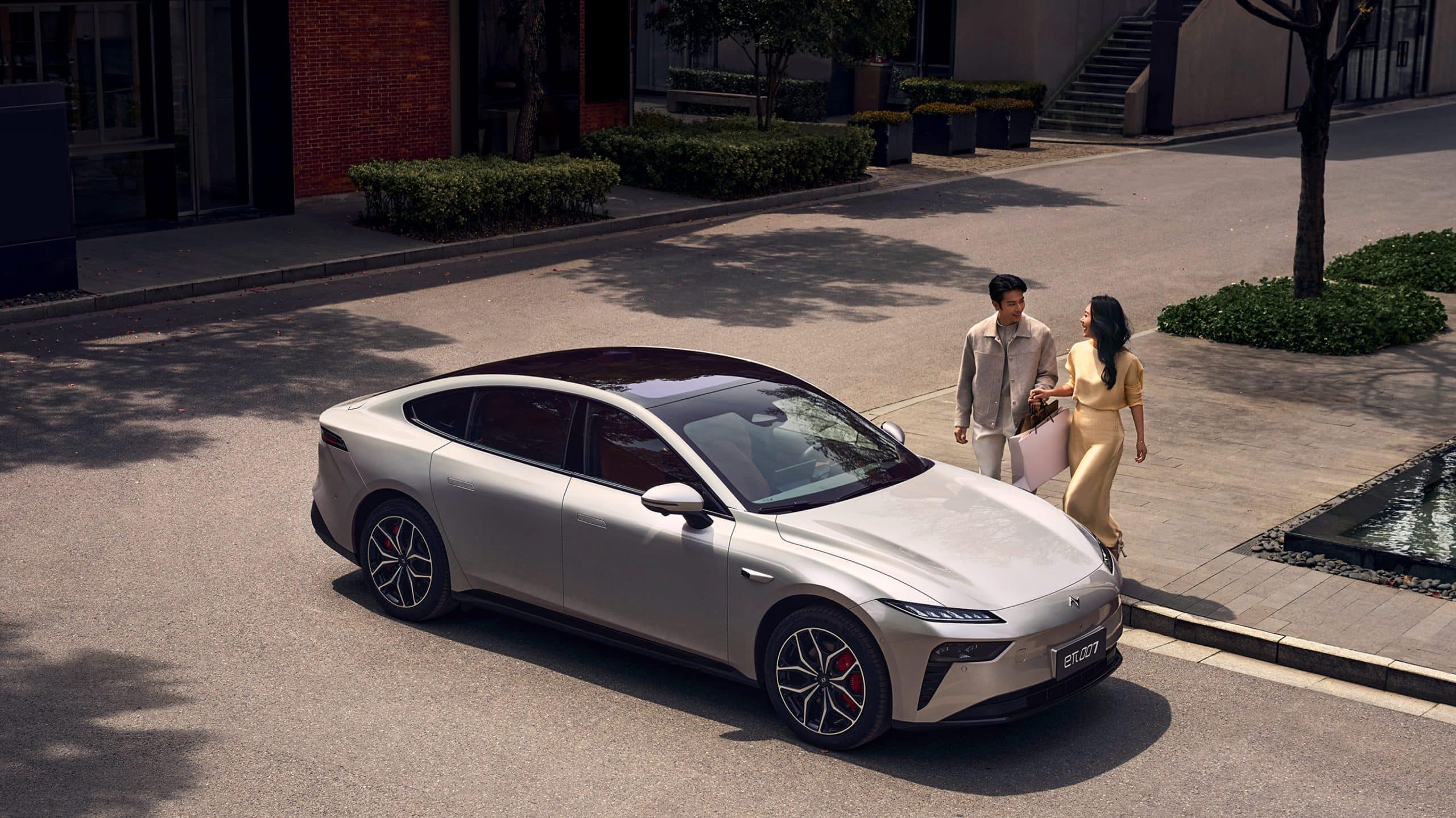 Dongfeng eπ007 Launches with EV and Hybrid Power | DDong Automobile
